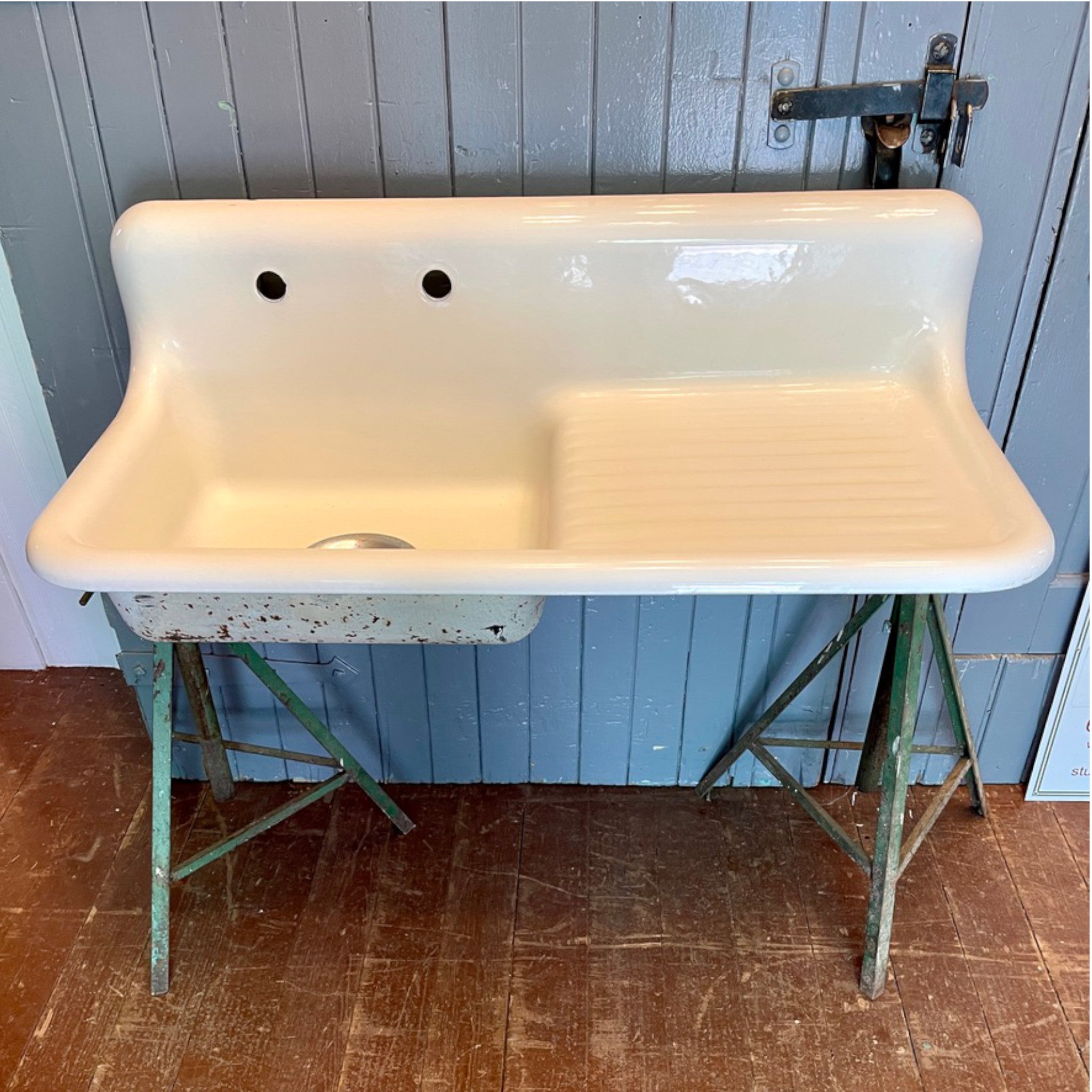 Vintage Cast Iron Farmhouse Sink with Right-Hand Draining Board - Stan ...